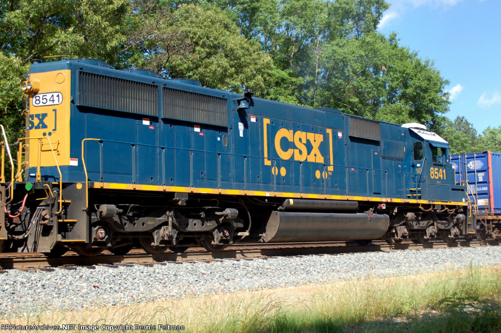 Long-hood view of CSX SD50-2 #8541